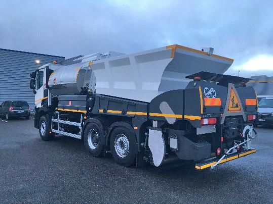 Renault C430 6x2 répandeuse gravillonneuse en location longue durée